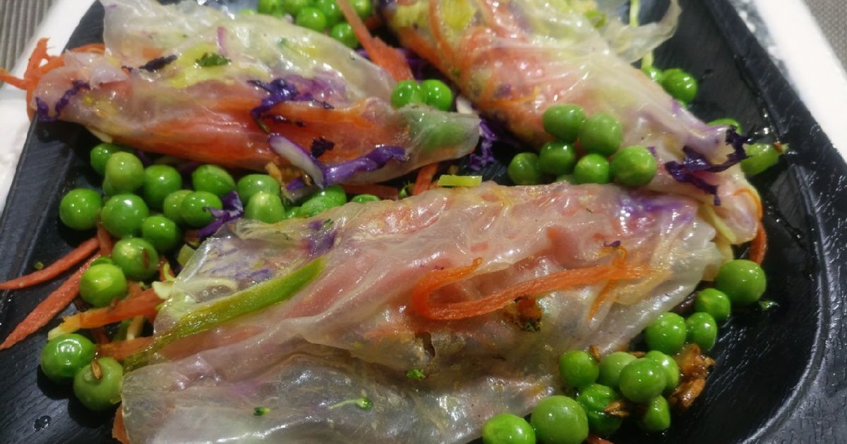 Rice Paper Stuffed With Veggies Recipe by Chef Alka Singh Tomar ...