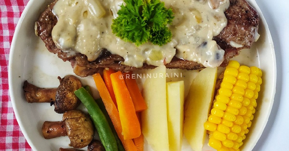 Resep Sirloin Steak Dengan Saus Jamur oleh Reni Nuraini - Cookpad