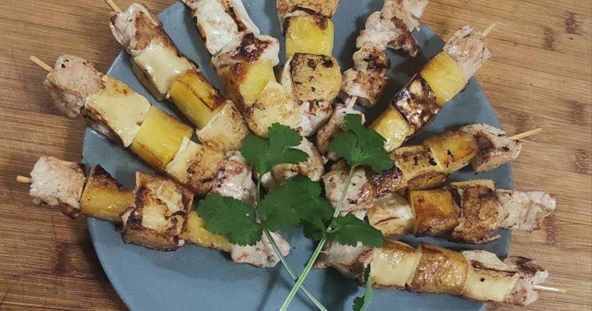 Brochetas pollo, piña y queso Brie. 🐔🍍🧀 Receta de Comomepongo.com 😋👌🏼 ...