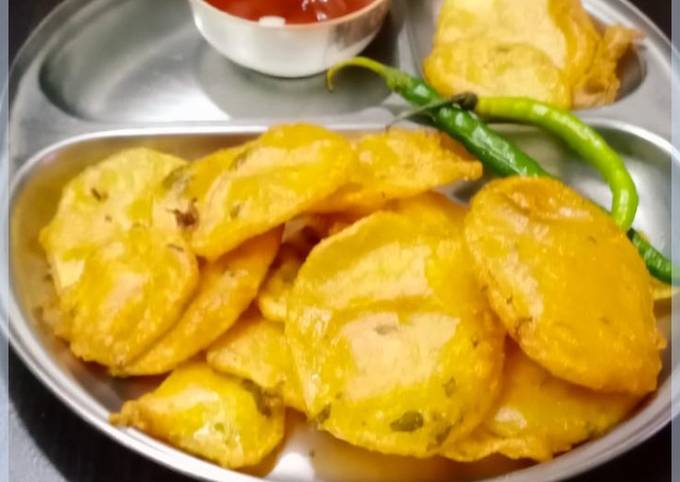 Potato mint bhajiya Recipe by Pradnya Khadpekar - Cookpad