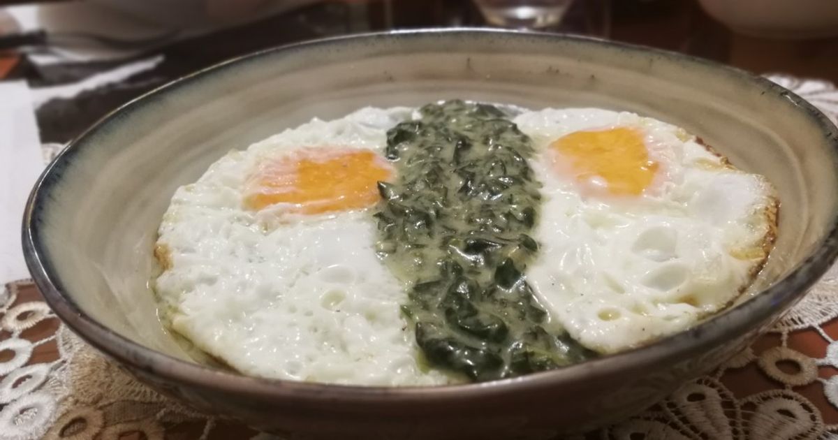 Puré De Espinaca Con Huevo Frito Receta de "cocinar con jorgette"- Cookpad