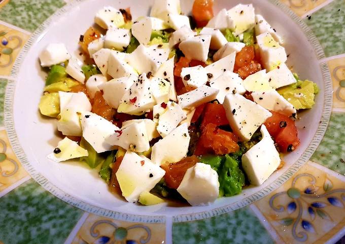 Ensalada De Aguacate Con Tomate Y Queso Fresco Receta De Carme Castillo