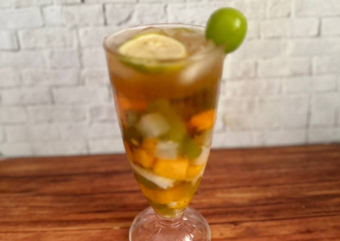 Resep 6. Es Teh Anggur Tropikal oleh Rini Dwi Astuti - Cookpad