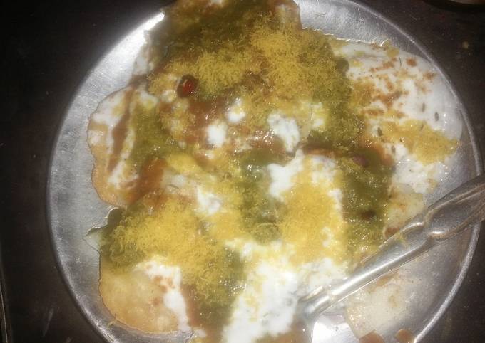 Papdi chat Recipe by Manya Manya - Cookpad