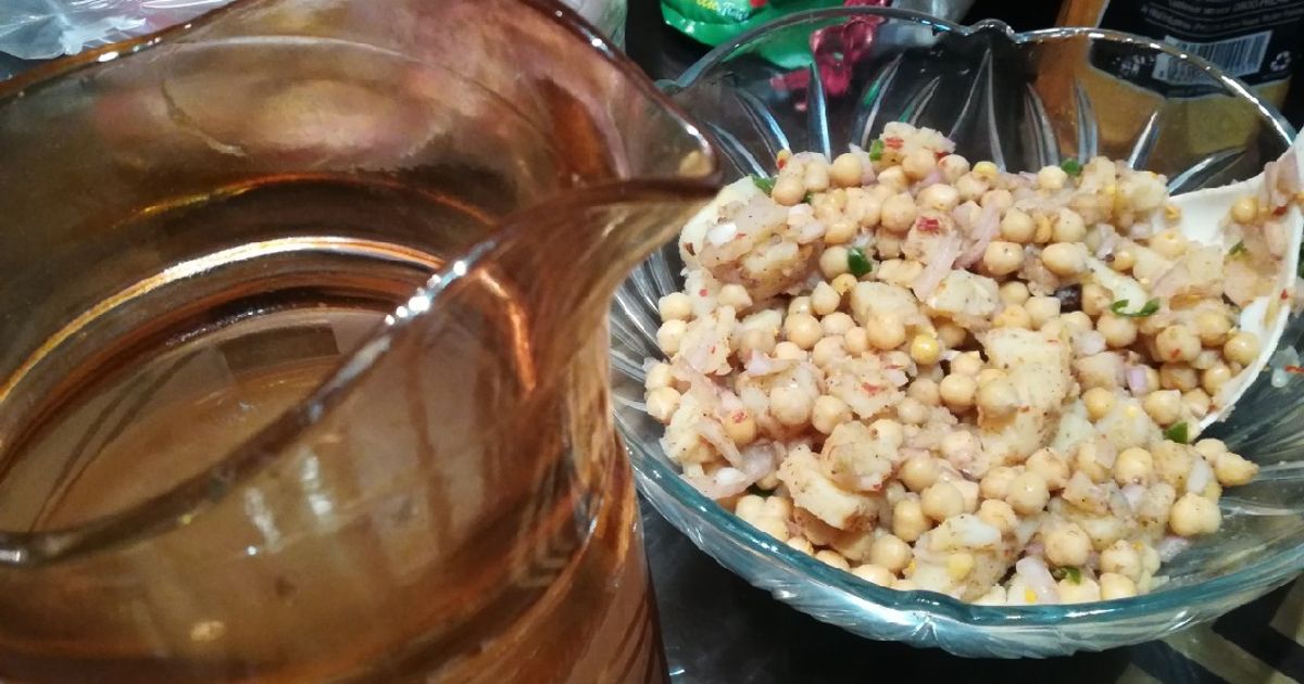 Allu Chany With Imli Ka Pani Recipe by Saira Naseer - Cookpad