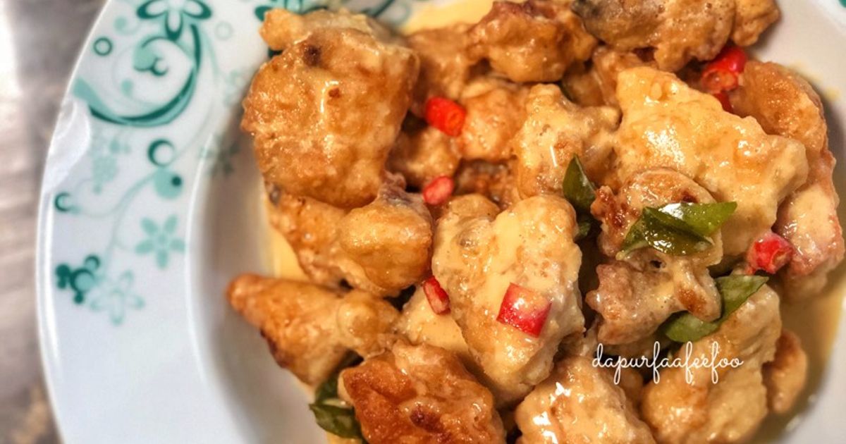 Resipi Salted Egg Buttermilk Chicken oleh Kakak Faa - Cookpad