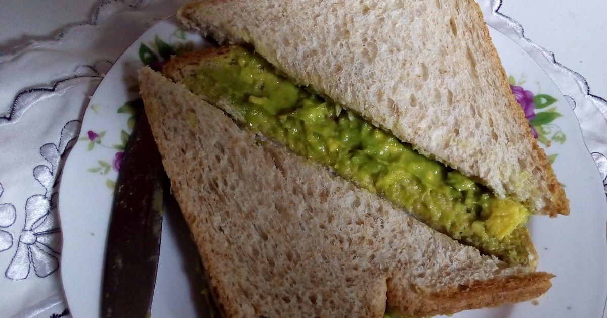 Resep Roti Gandum Dengan Mashed Avocado Jam oleh Alfiana. R - Cookpad