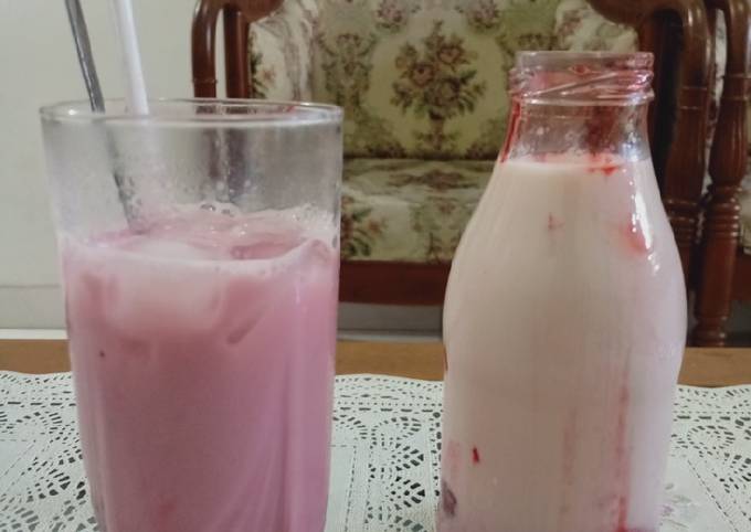 Resep Strawberry Uyu (Susu Strawberry Korea) oleh Shouta Kitchen - Cookpad