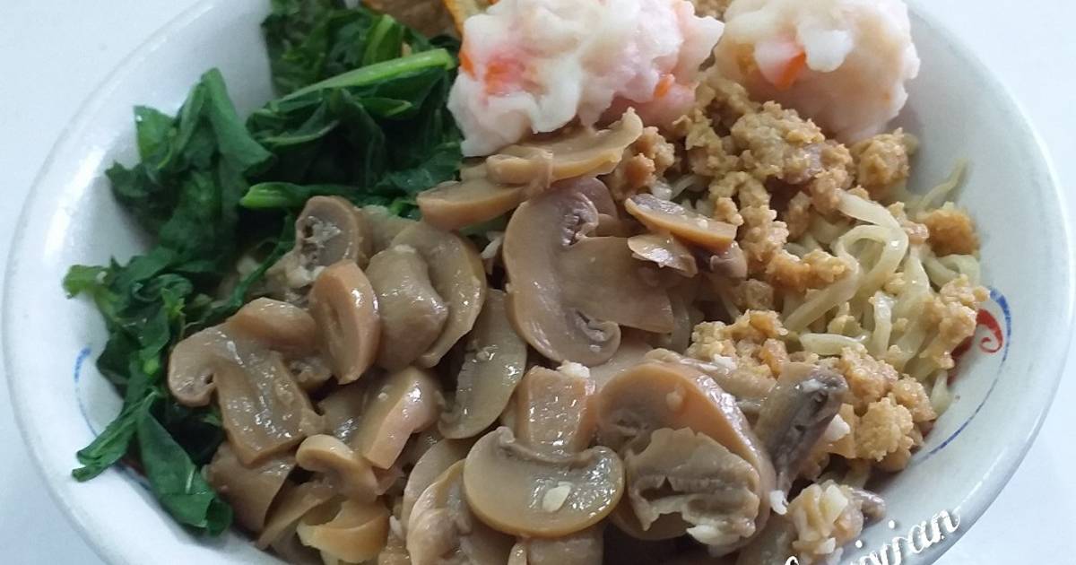 Resep Mie ayam jamur homemade oleh Inka Vivian - Cookpad