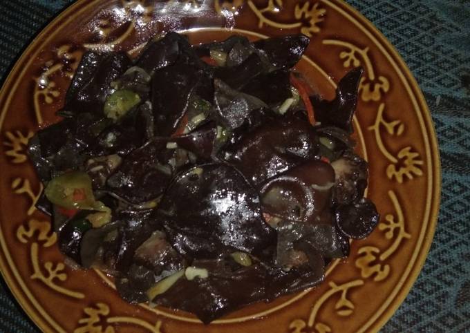 Resep Oseng Supa Lember (Tumis Jamur Kuping) oleh Sitiagustinaa - Cookpad