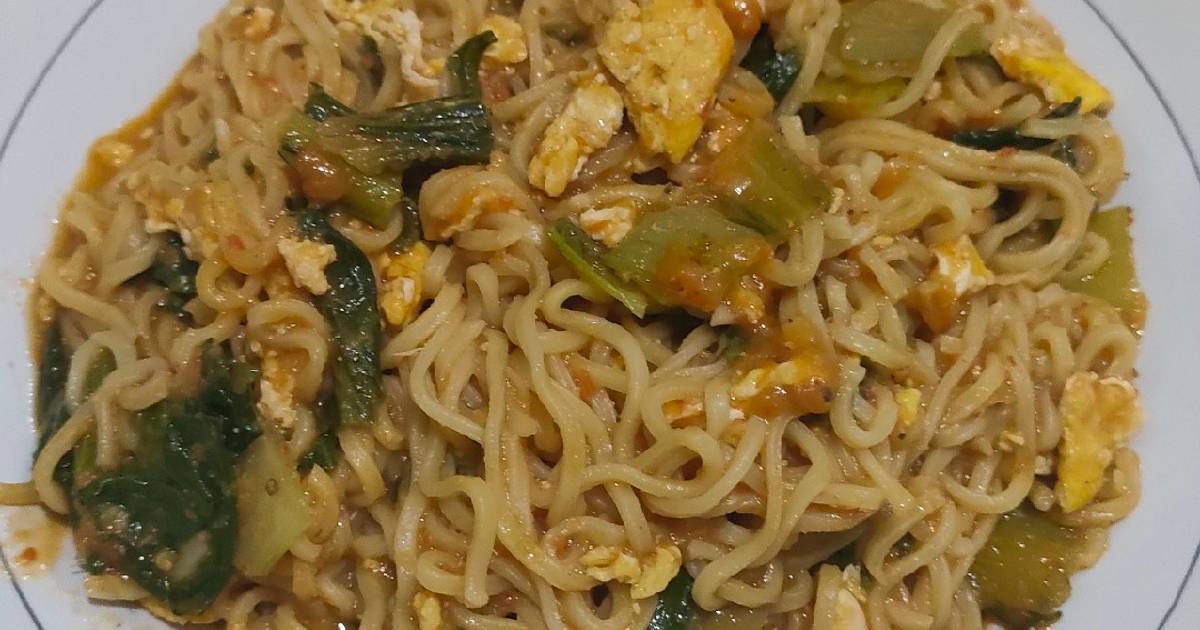 Resep mie telur kuah homemade yang lezat