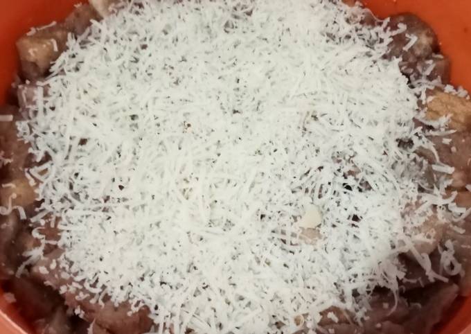 Resep Puding Coklat Roti dengan Topping keju parut oleh ninchay - Cookpad