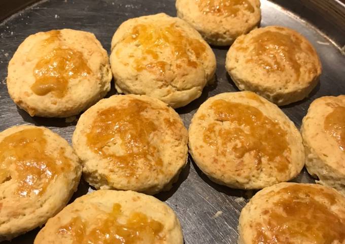 Scons de queso rallado 🧀🧀🧀🧀 Receta de Kari 🧁- Cookpad