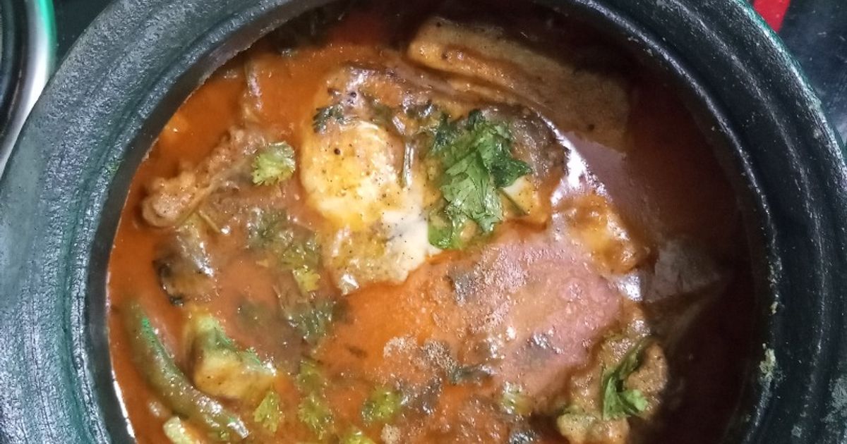 हंडी फिश (जञेतील जेवण) (Handi Fish Recipe In Marathi) रेसिपी Dilip Bele ...