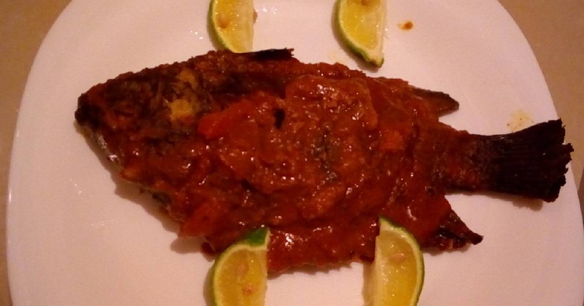 Wet fried fish with gravy Recipe by Arnold Sungu - Cookpad