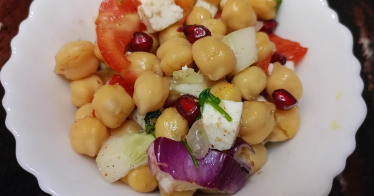 Chole Salad Recipe by Chef Tripti Saxena - Cookpad