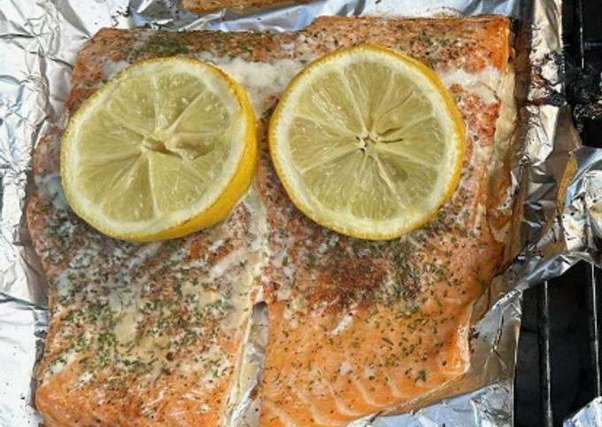 Grilled Salmon Fillets Recipe by Rae Allen - Cookpad