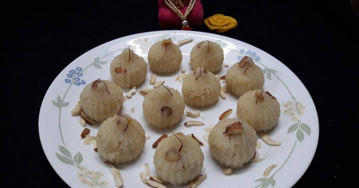 सात्त्विक शिरा मोदक (shira modak recipe in marathi) रेसिपी Ujwala ...