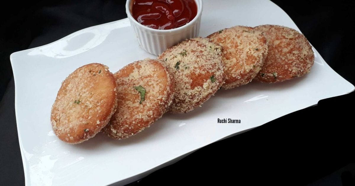 Garlic Bread Mozzarella Disc Recipe by Ruchi Sharma - Cookpad