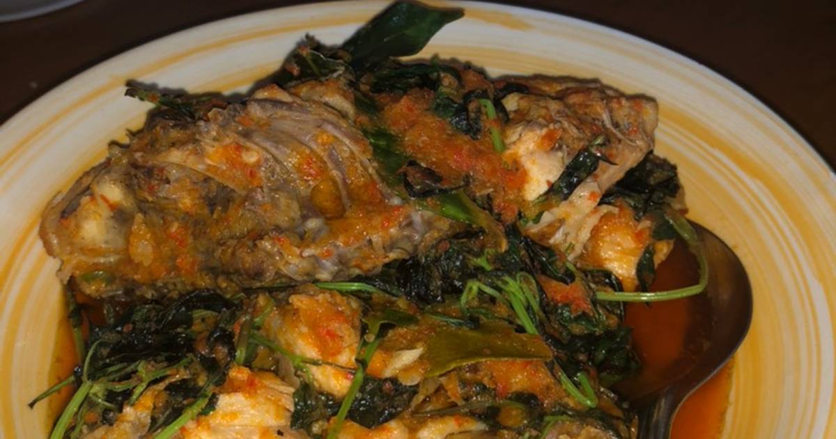 Resep Ayam rica rica daun kemangi oleh anggiagasi - Cookpad