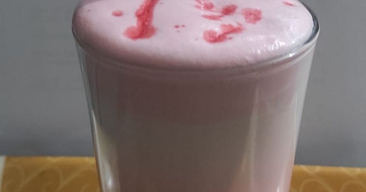 Smoothie With Laal Sharbat Recipe by Fatima Mehmood Mughal - Cookpad