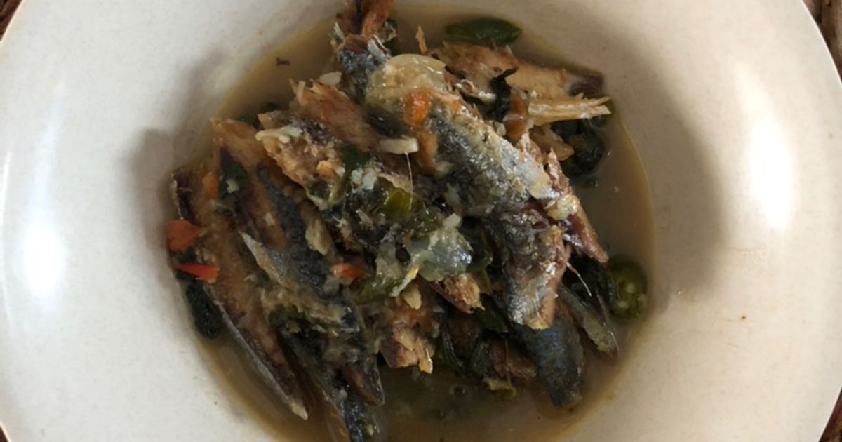Resep Ikan Keranjang Lombok Ijo Daun Kemangi oleh Tiara Adiasa - Cookpad