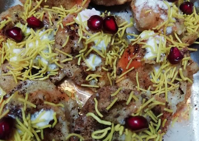 Papdi Chat Recipe by Mona Singh - Cookpad