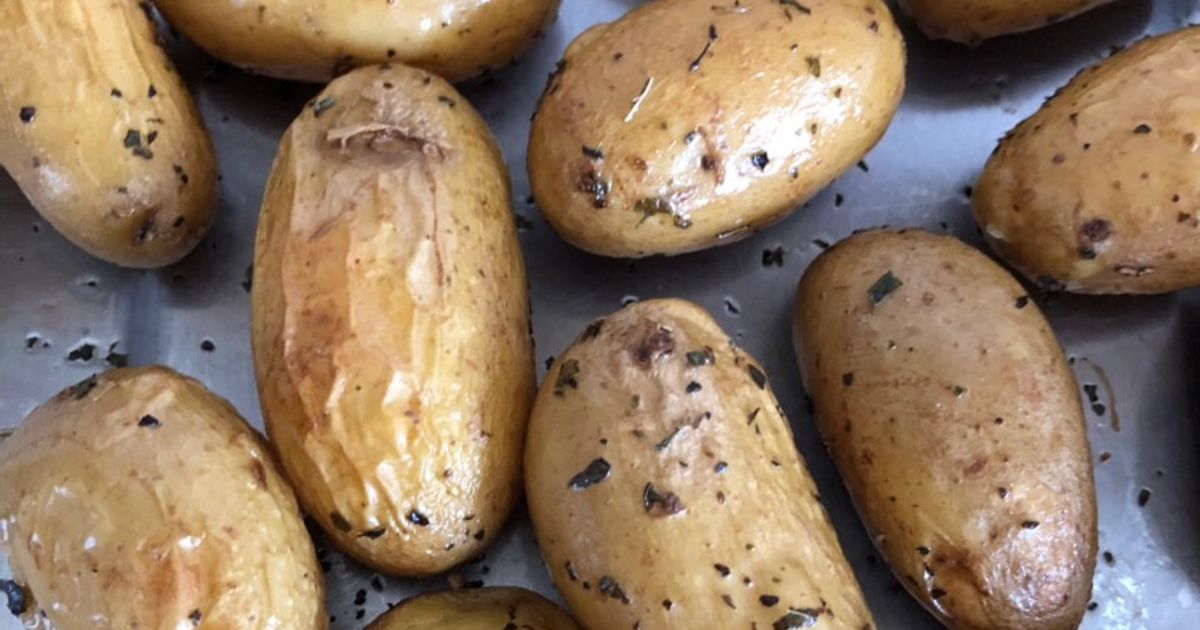 Mint And Garlic Roast Baby Potatoes Recipe by Amazing Lady ( Grace ...
