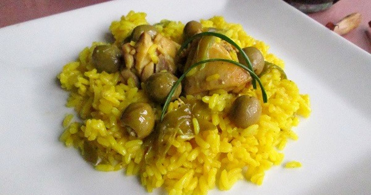 Arroz Amarillo Con Pollo Y Aceitunas Verdes Receta de Gabriela Diez