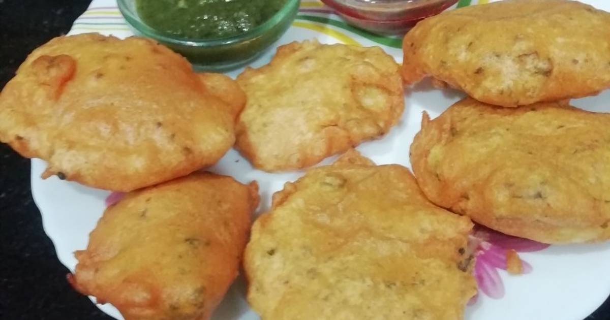 Potato pakoda Recipe by Aruna Thapar - Cookpad
