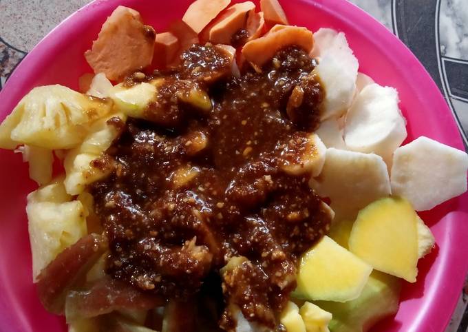 Resep Rujak buah oleh Rusmiati - Cookpad