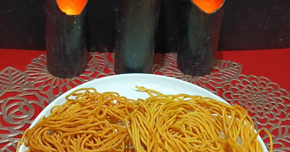 Diwali Special Crispy Besan Sev Recipe by Rita Talukdar Adak - Cookpad