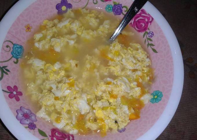 Resep [Simple] Sup Tomat Telur oleh Yulovia - Cookpad