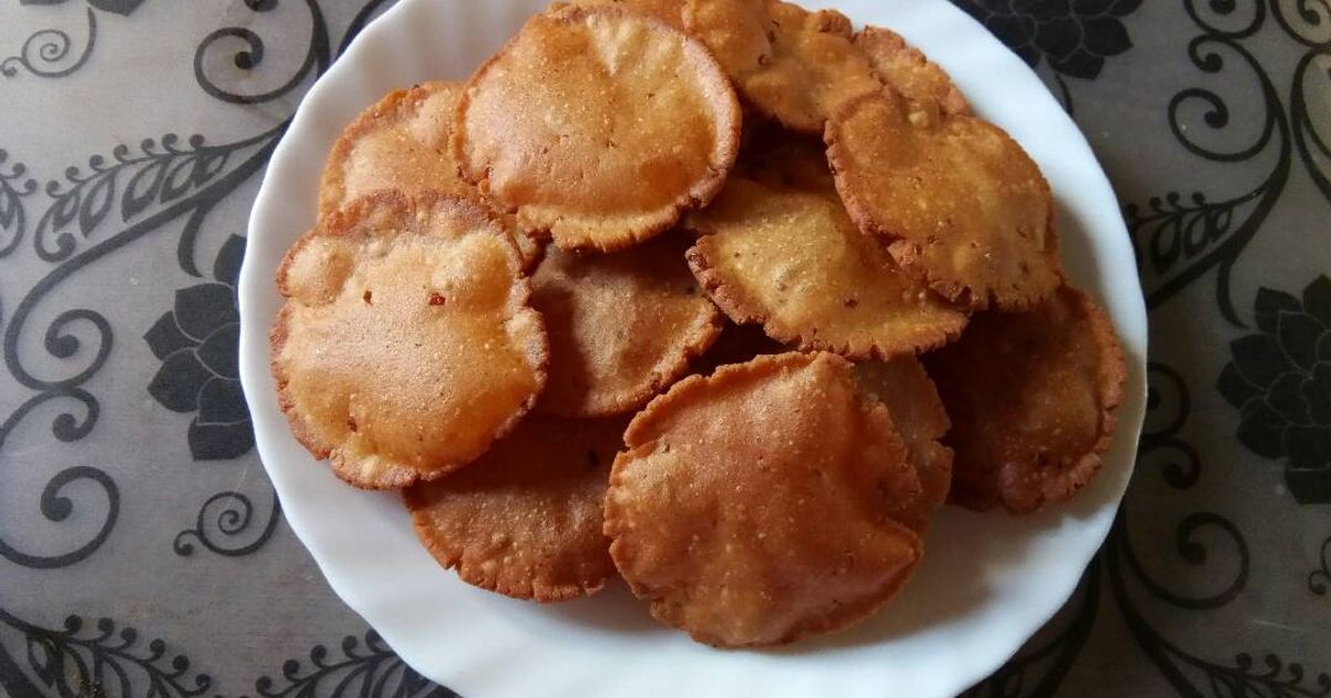 Jawar And Rawa Mathri Recipe by Meenaxi Chudasama - Cookpad