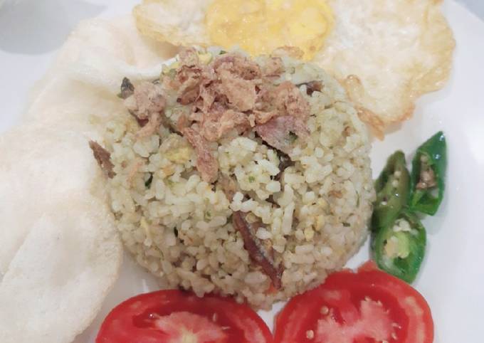 Resep Nasi Goreng Teri Cabe Hijau oleh miftaandy - Cookpad