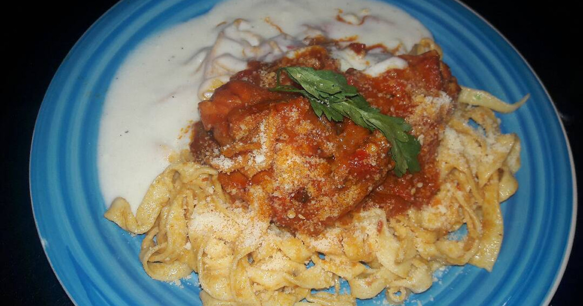 Fideos Caseros Al Huevo Con Salsa Mixta Blanca Y Roja Con Pollo Receta ...