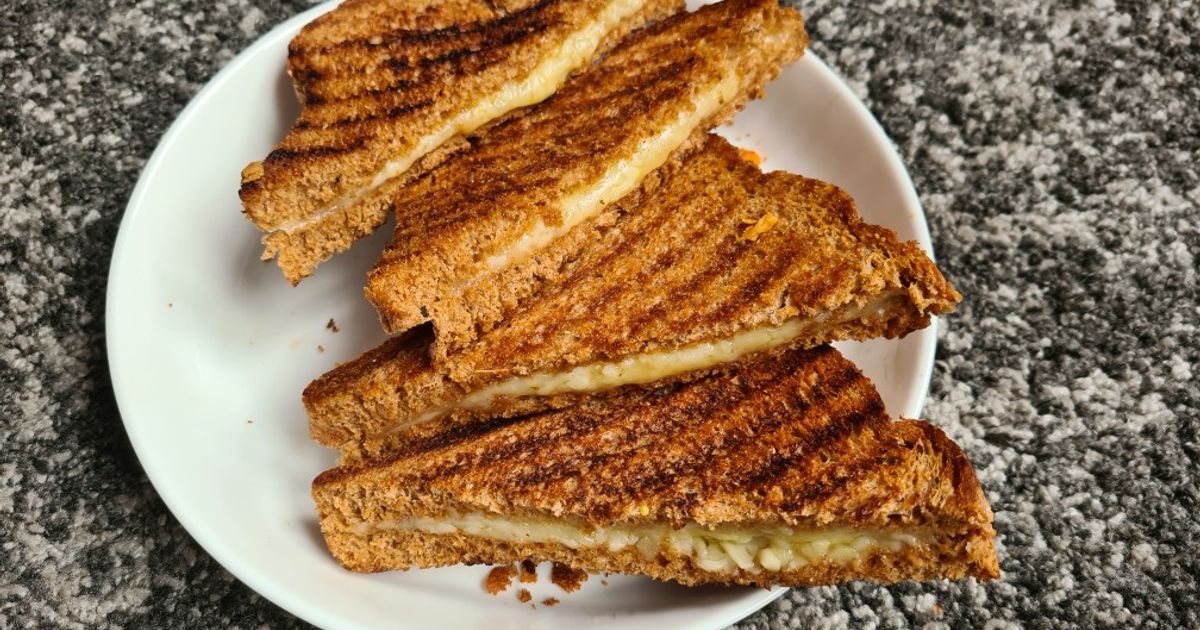 Gooey Grilled Cheese Recipe by Aadil Patel - Cookpad