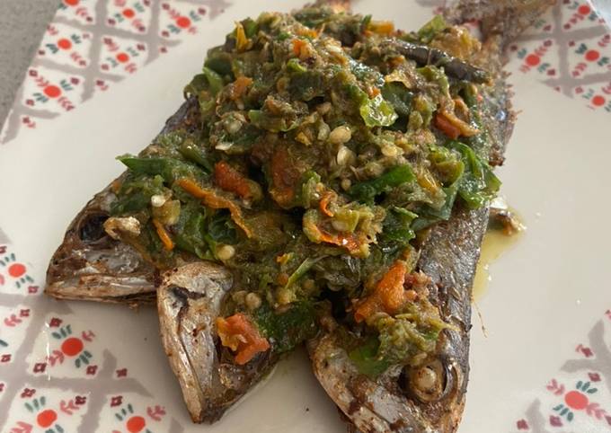 Resep 62. Ikan kembung cabai hijau oleh firlya - Cookpad