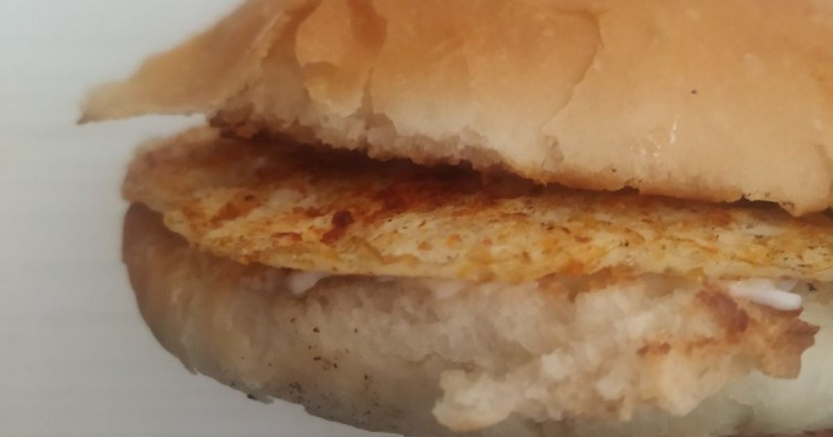 Quick Bite Omlet Bun Recipe by Dorcas Elizabeth - Cookpad