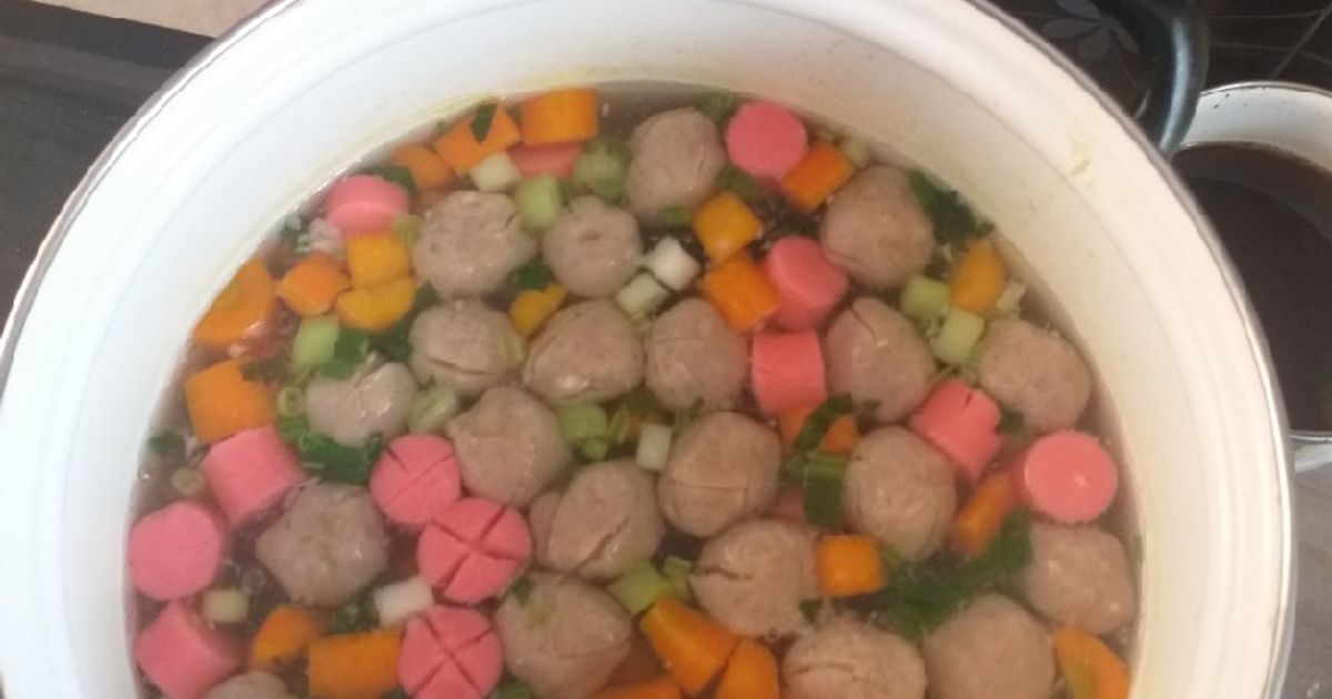 Resep Sayur Sop Baso Sosis Favorit 😊 oleh Vally Dandel - Cookpad