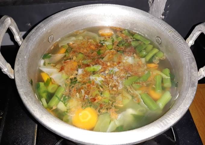 Resep Sayur sop simple oleh via deemye - Cookpad