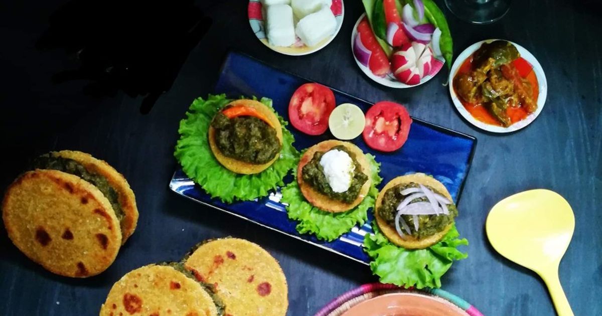 Saag Gosht With Makkai Ki Roti Recipe by Fi Aamir - Cookpad