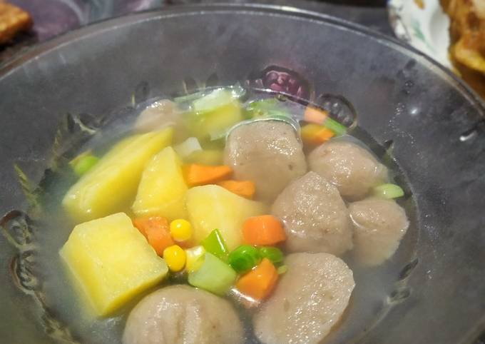 Resep Sup bakso oleh Saluna Mahira - Cookpad