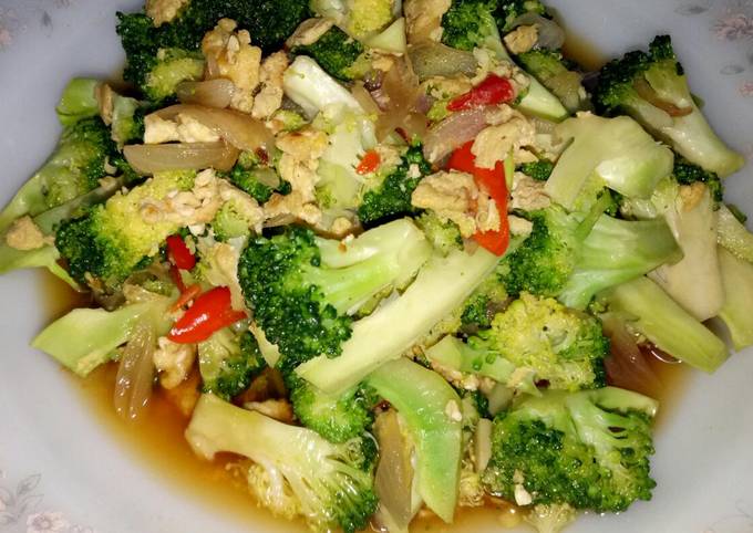 Resep Tumis Brokoli oleh Santika Permatasari - Cookpad