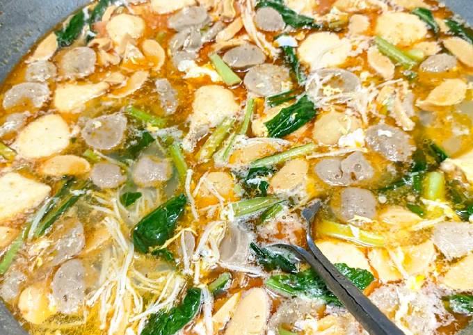 Resep Jamur Enoki kuah seblak oleh Anjar Muhayyaroh (Umma Ciya) - Cookpad