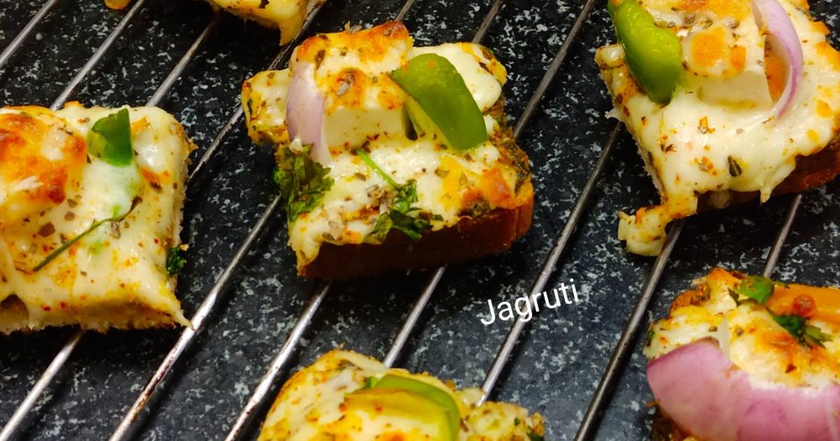 Open Cheesy Paneer Tikka Sandwich Bites !! Recipe by Jagruti Manish ...
