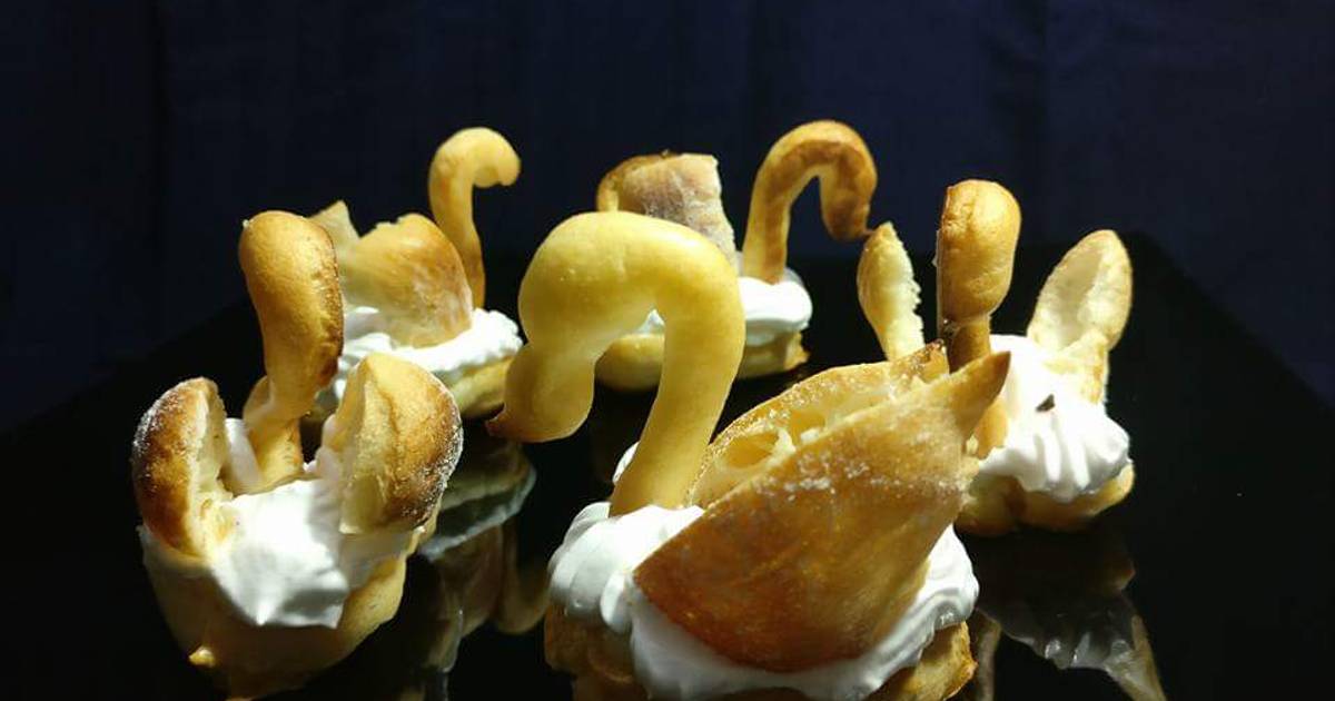 Cream Puff Swans Recipe by Rita Arora - Cookpad