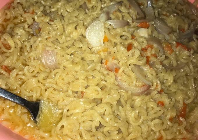 Indomie with onions girki daga Zahrah Sani - Cookpad