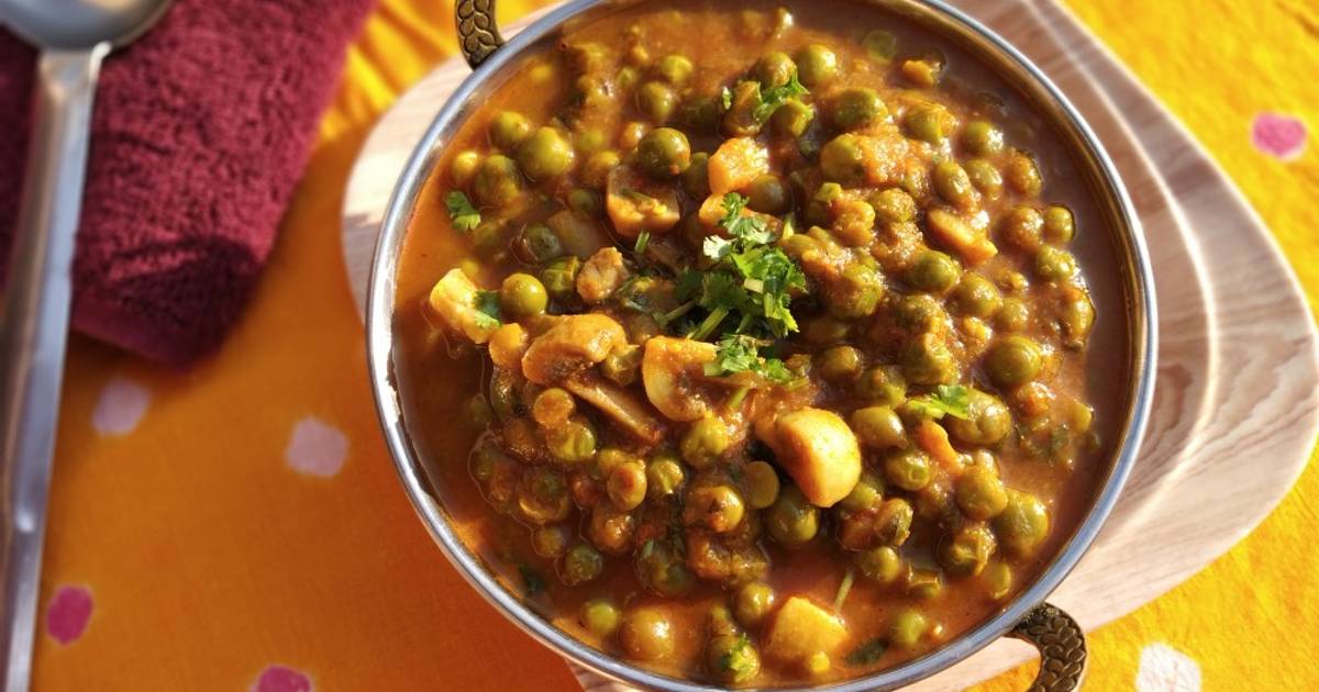 Mutter mushroom Recipe by Riya Dhiman - Cookpad