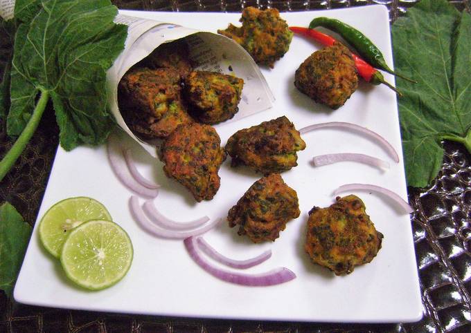 Kumro Pata Bora (Pumpkin Leaves Pakoras - Bengali Style) Recipe by ...